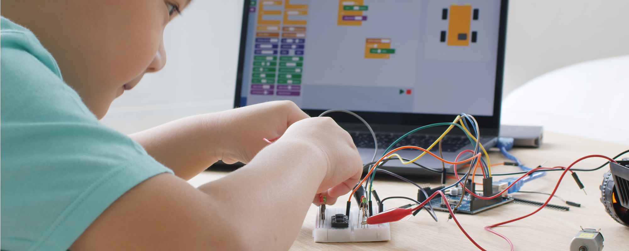 What Kind of Technology is Integrated Into a Montessori Education?